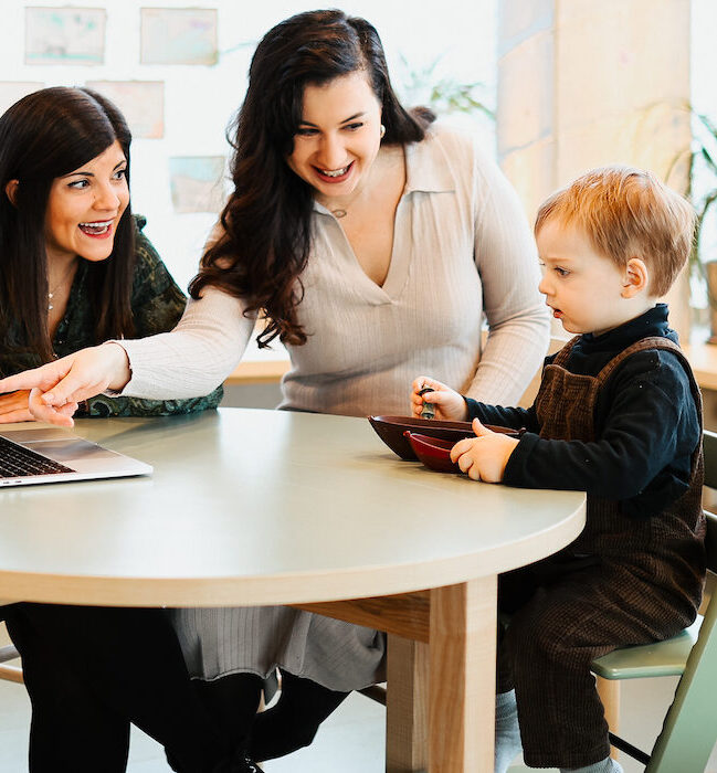 Theme-based experiential lesson plans for preschools